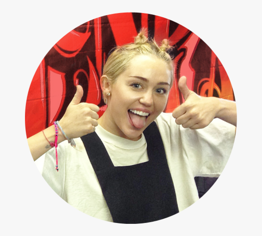 Miley Cyrus Thumbs Up, HD Png Download , Transparent Png Image - PNGitem