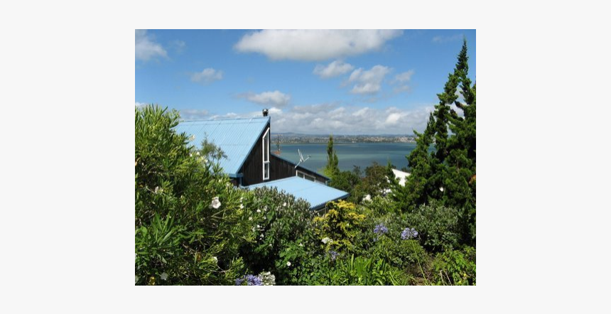 Modern Split Level Home With Pool, Views, Decks And - Loch, HD Png ...